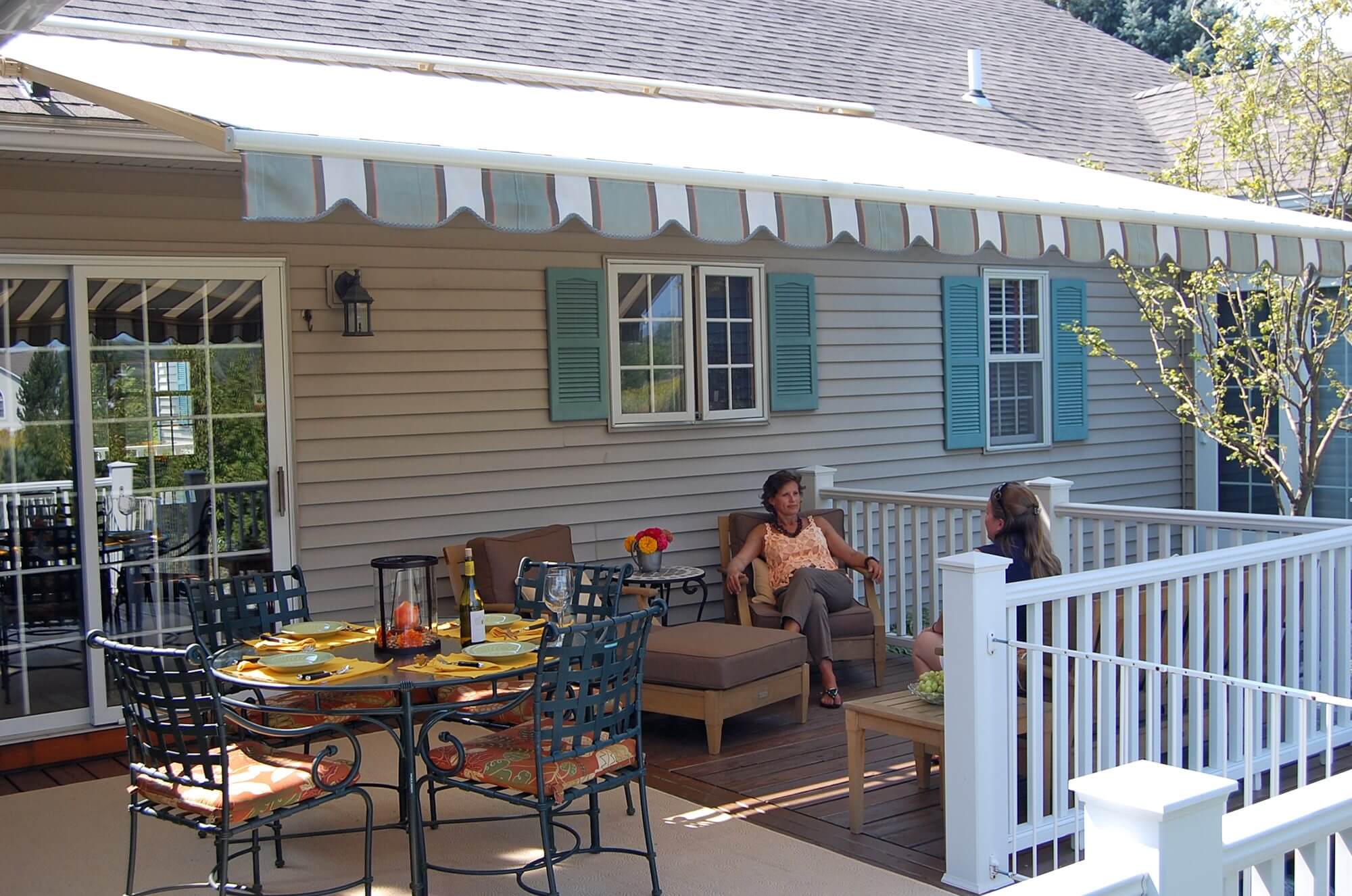 extendable awning for deck