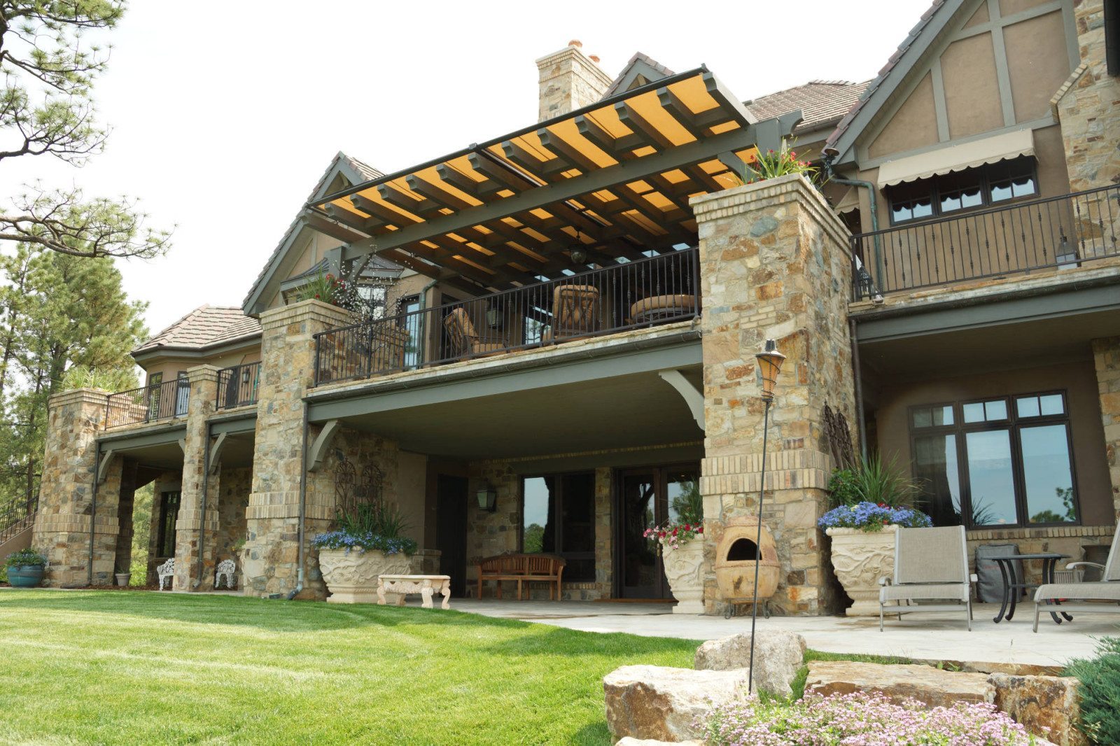 KE Durasol Retractable Patio Awning | Innovative Openings